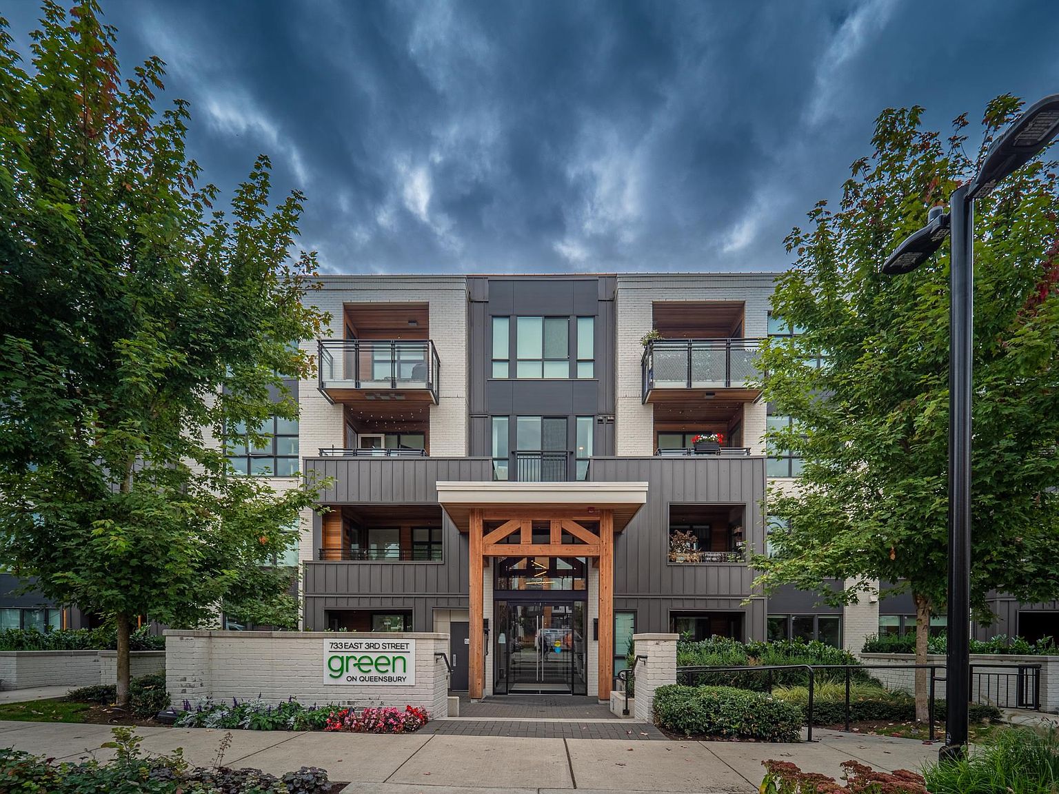 733 E 3rd St, North Vancouver, BC V7L 1G8 | Zillow
