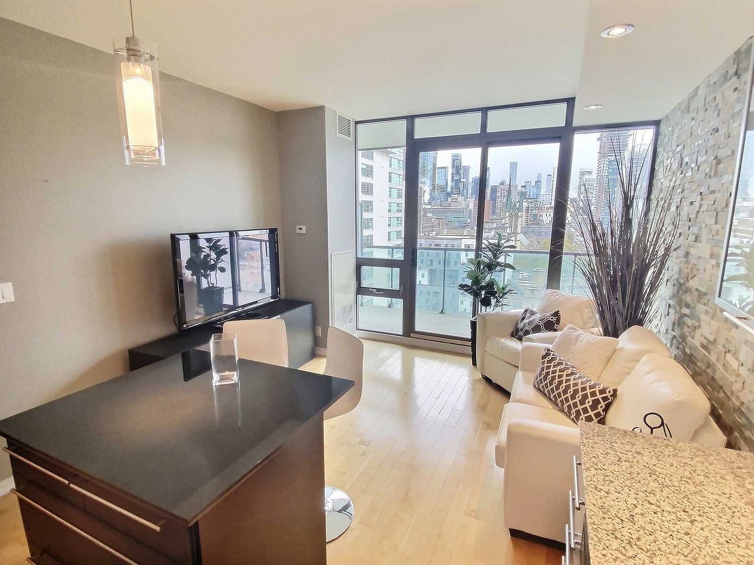 33 Lombard St #1505, Toronto, ON M5C 3H8 | Zillow