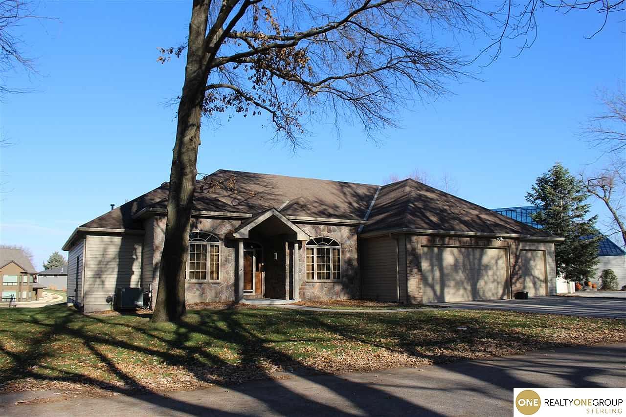 140 Ginger Cove Rd, Valley, NE 68064 | Zillow