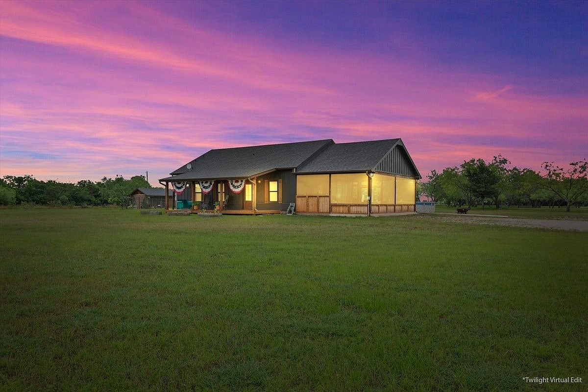 190 Hcr #3258, Mount Calm, TX 76673 | Zillow