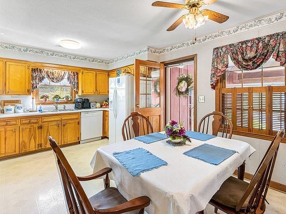 221 Convair Dr, Spartanburg, SC 29301 | MLS #1508324 | Zillow