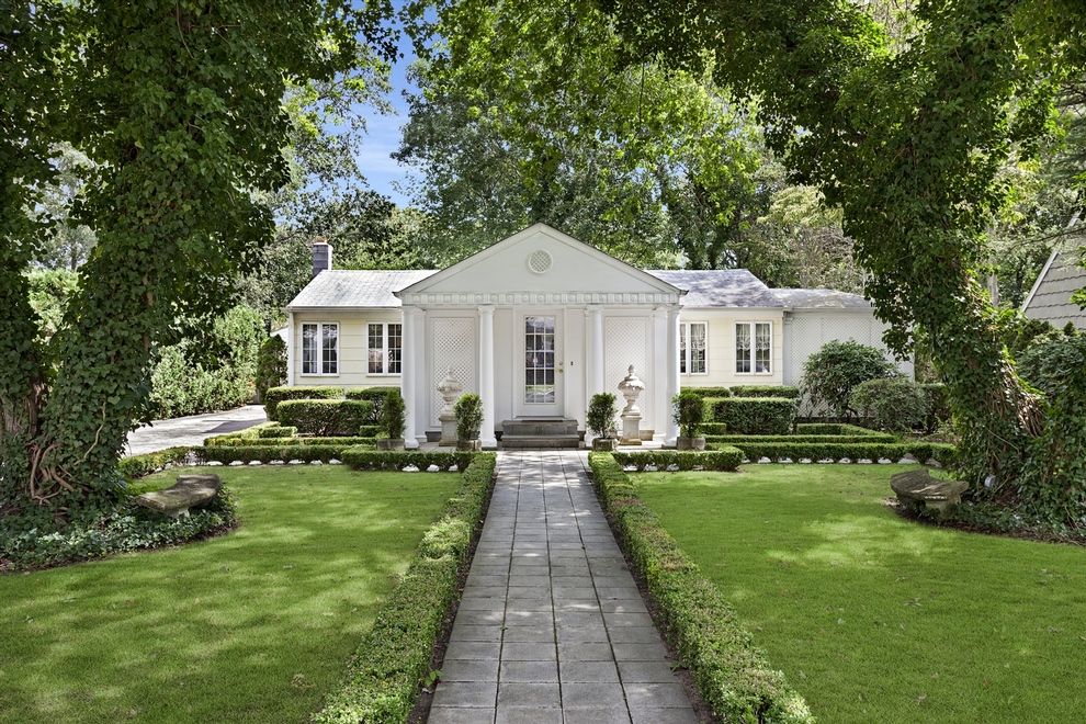 45 Holiday Blvd, Center Moriches, NY 11934 | Out East