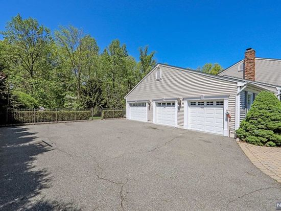 11 Candlelight Rd, Ramsey, NJ 07446 | MLS #21017603 | Zillow