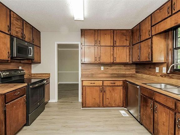 6711 Fairway Ridge Dr, Douglasville, GA 30134 | MLS #7283983 | Zillow