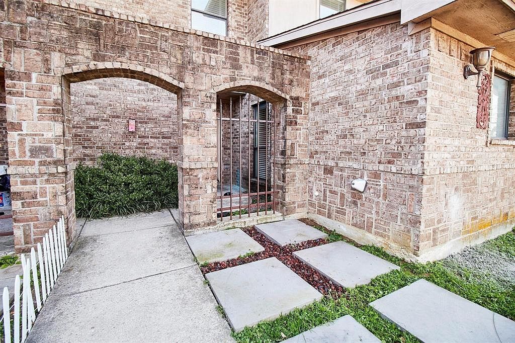 709 Caddell St SUITE B, Aubrey, TX 76227 | Zillow