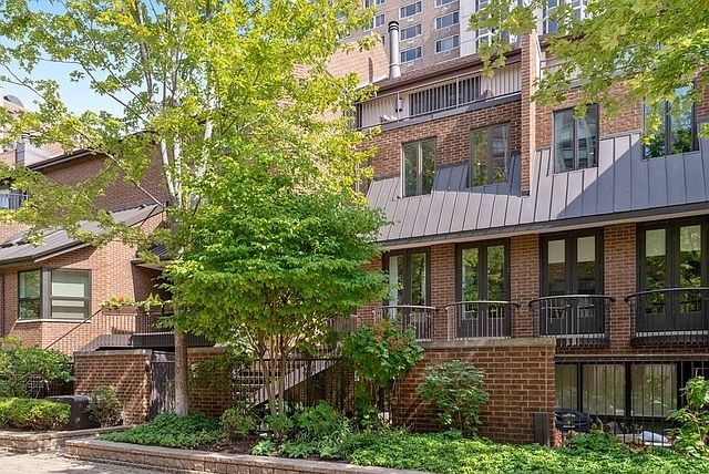1329 N Sutton Pl, Chicago, IL 60610 | Zillow