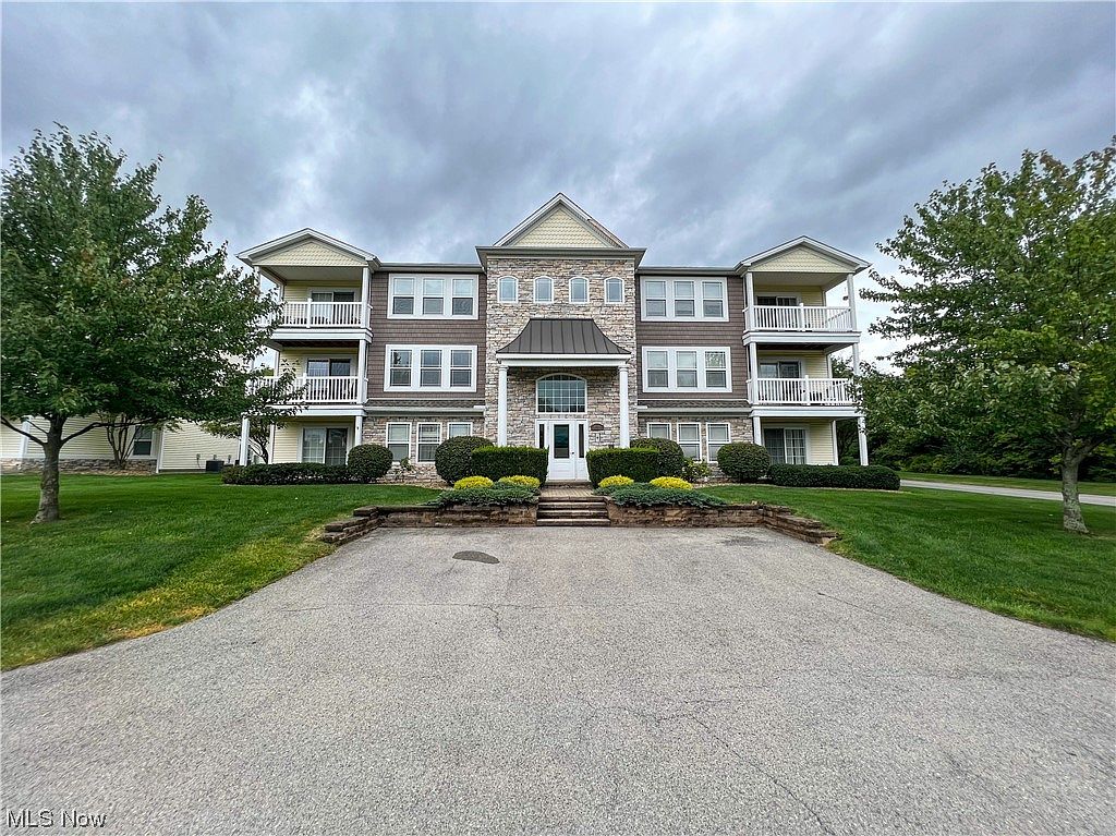863 Cedar Way UNIT 802, Youngstown, OH 44512 | Zillow