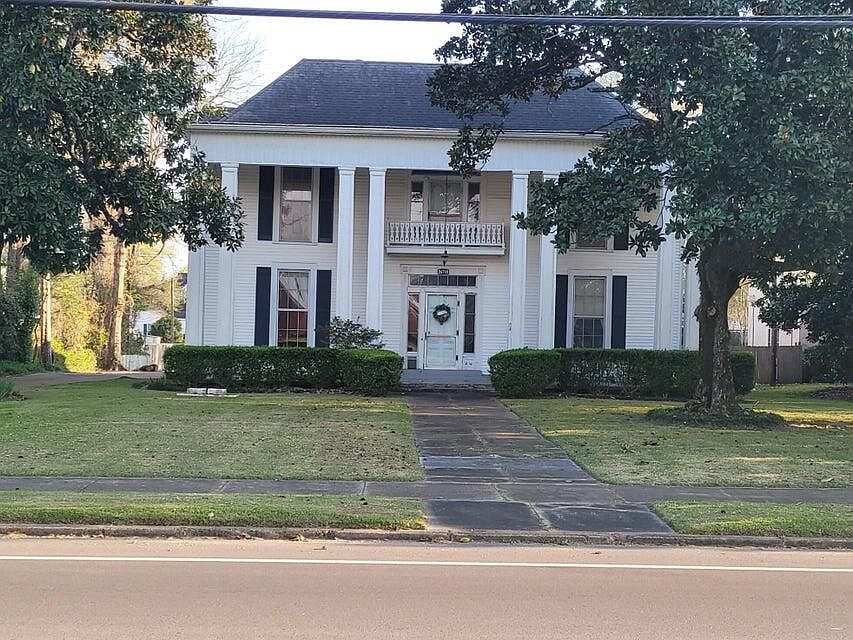 26718 E Main St, West Point, MS 39773 | MLS #24-255 | Zillow