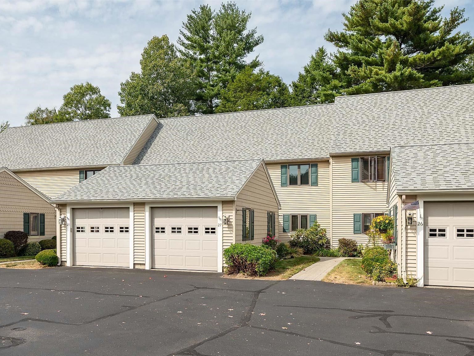 27 Hampton Towne Estate #27, Hampton, NH 03842 | Zillow