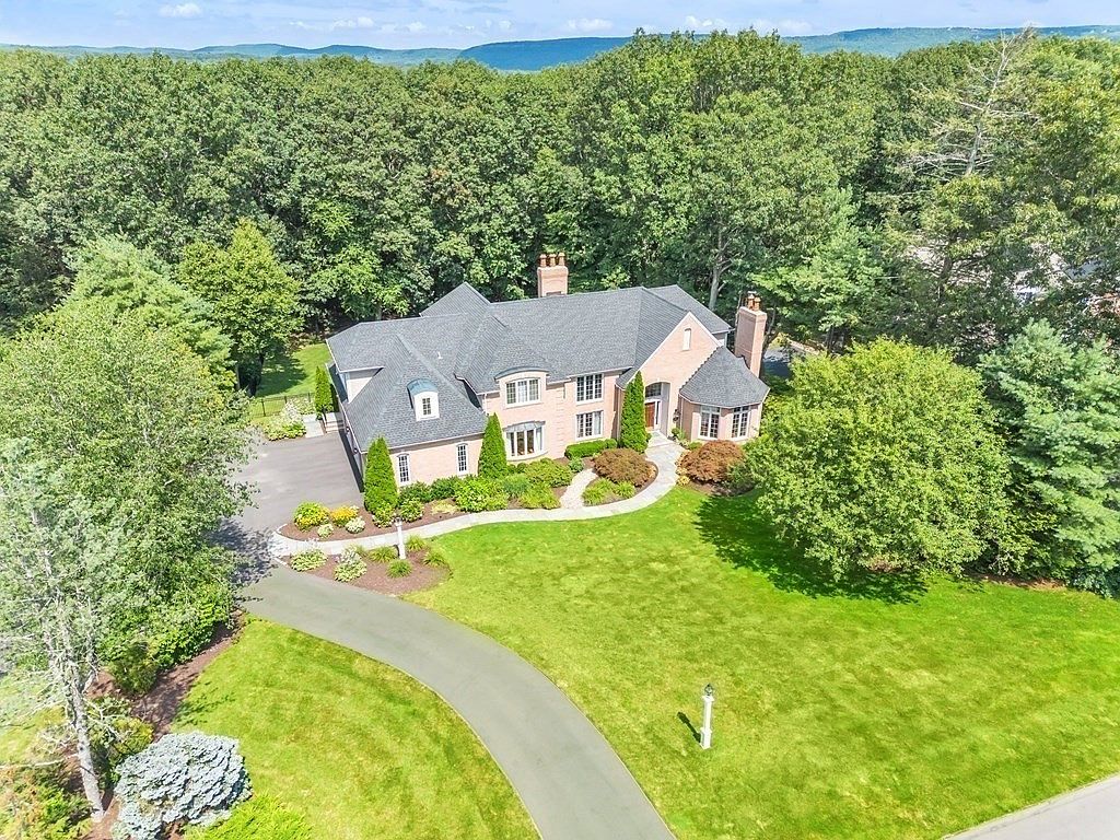 44 Brian Ln, Avon, CT 06001 | Zillow