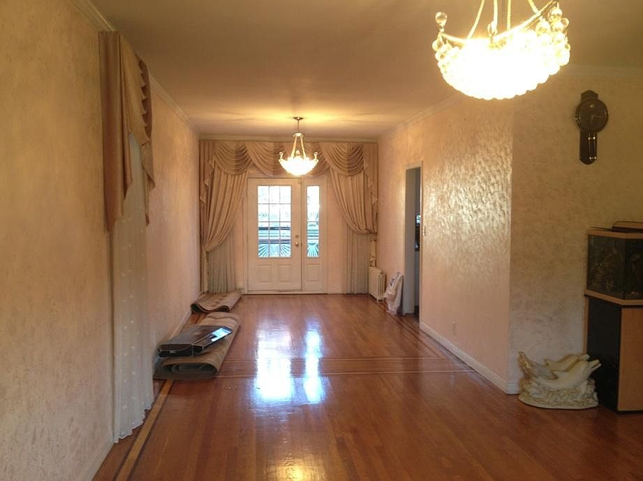 10212 62nd Rd, Forest Hills, NY 11375 | Zillow