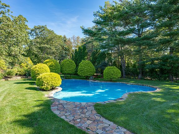 141 Middle Pond Rd, Southampton, NY 11968 | Zillow