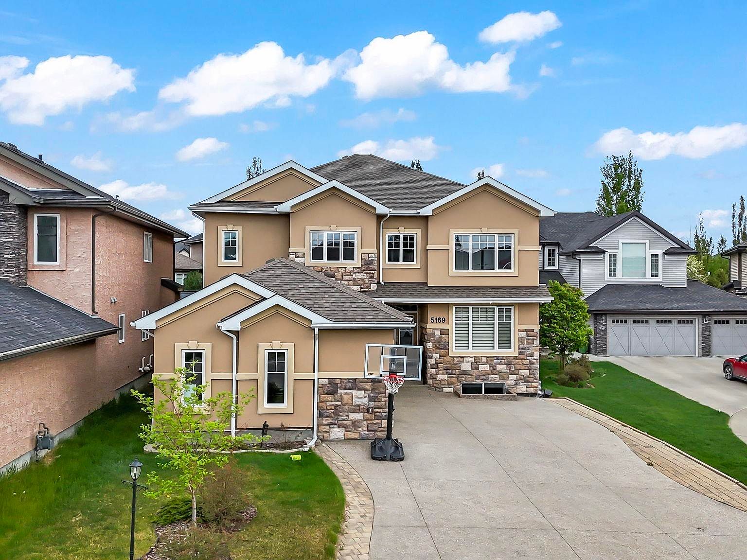 5169 Mullen Rd NW, Edmonton, AB T6R 0R2 | MLS #E4438400 | Zillow