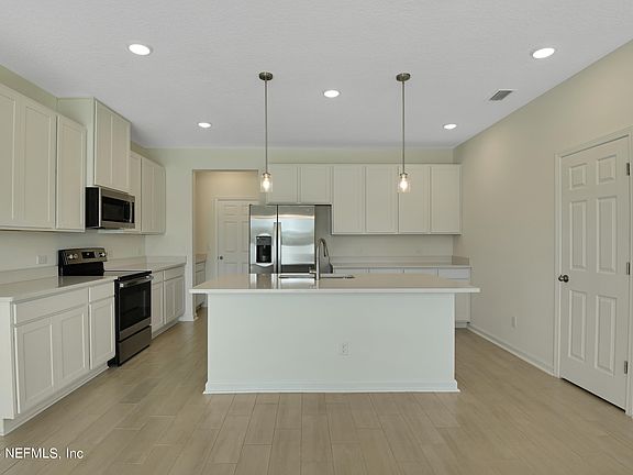 6918 MIRAGE Street, Jacksonville, FL 32244 | Zillow