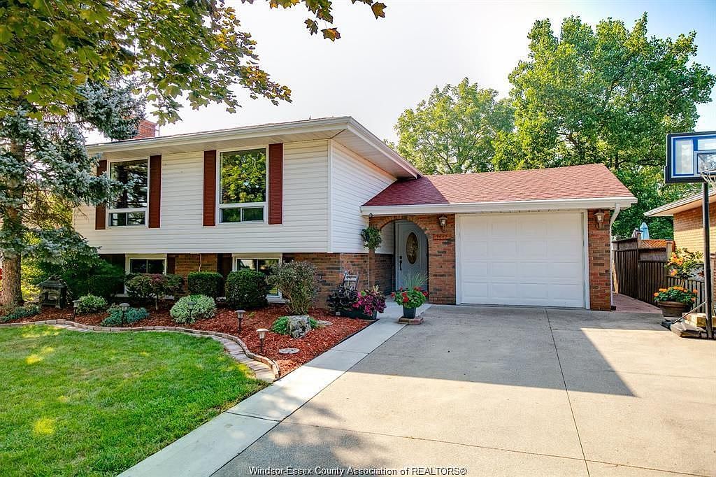 9645 Asgard Rd, Windsor, ON N8R 1E1 | Zillow