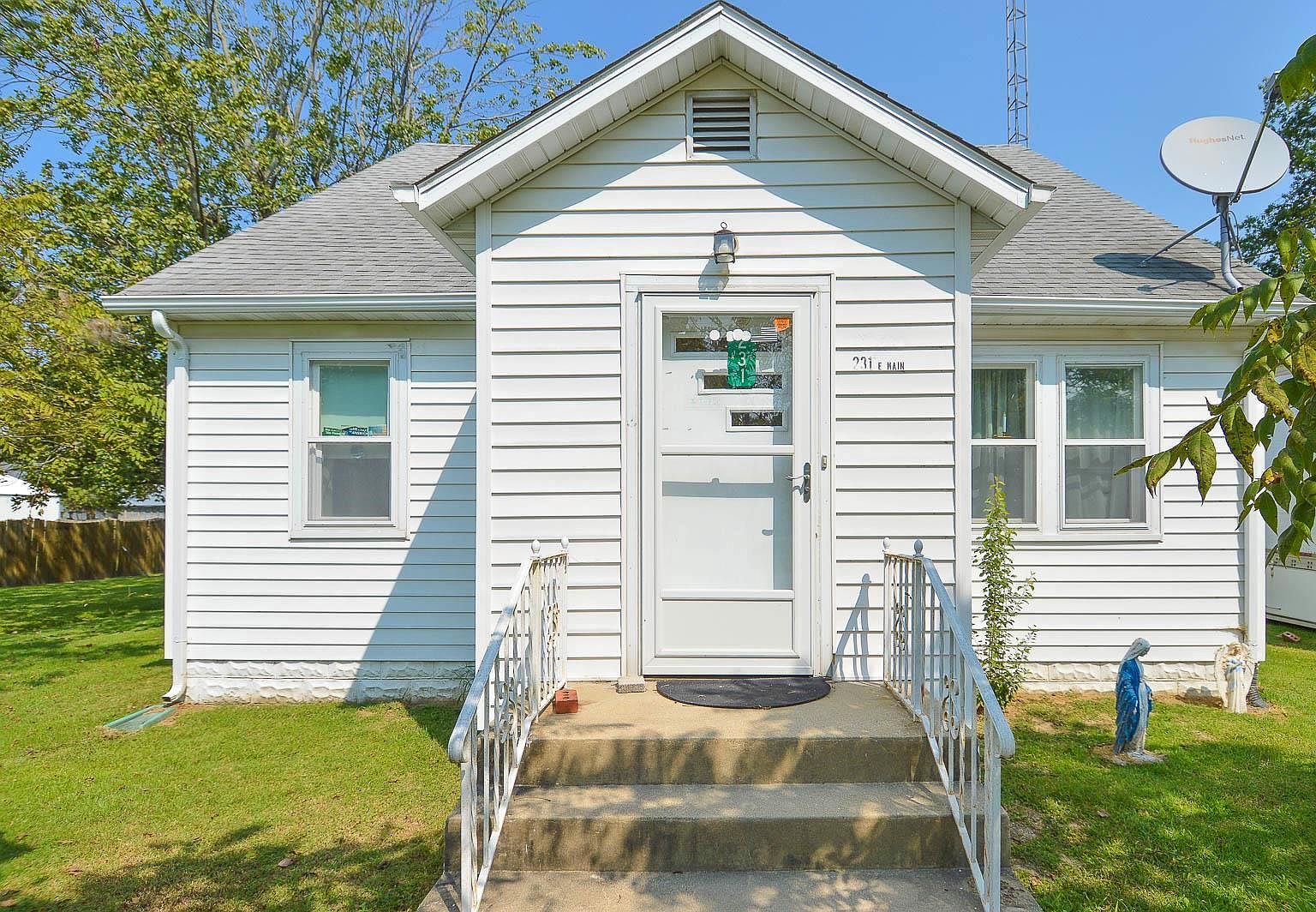 231 E Main St, Radom, IL 62876 | Zillow