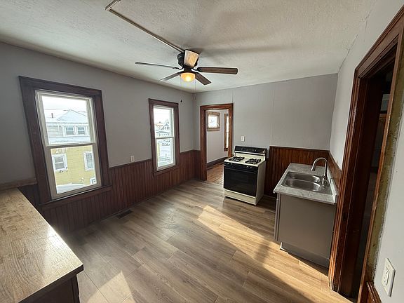 98 Victory Ave Floor 2, Buffalo, NY 14218 | Zillow