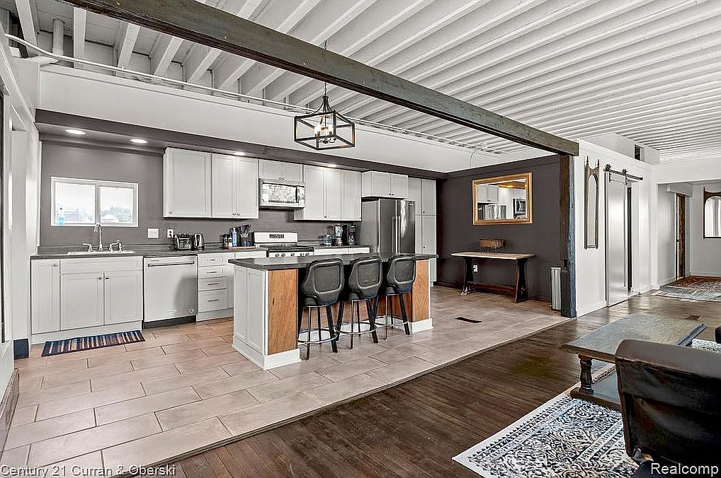 10454 W Jefferson Ave, River Rouge, MI 48218 | Zillow