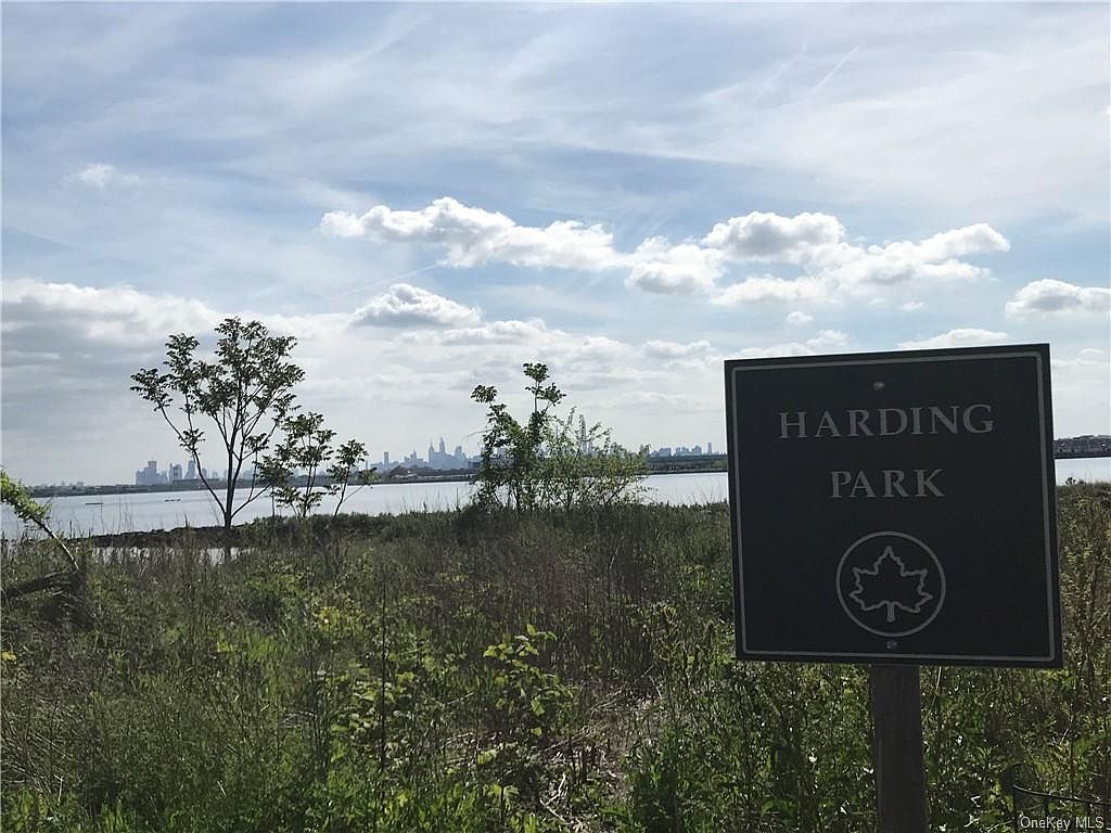 816 Harding Park, Bronx, NY 10473 | Zillow