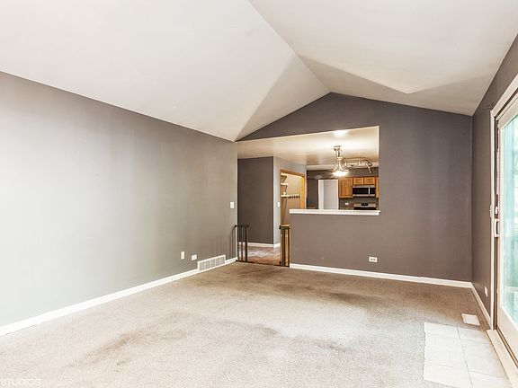 5S506 Bonnie Ct, Naperville, IL 60563 | MLS #11804327 | Zillow