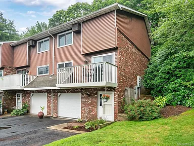 39 Churchill Way Newington CT | Zillow