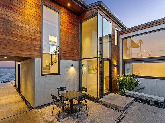 2950 Pleasure Point Dr, Santa Cruz, CA 95062 | MLS #ML81944650 | Zillow