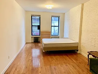 64 Perry Street in NYC: Carrie Bradshaw's Apartment | StreetEasy