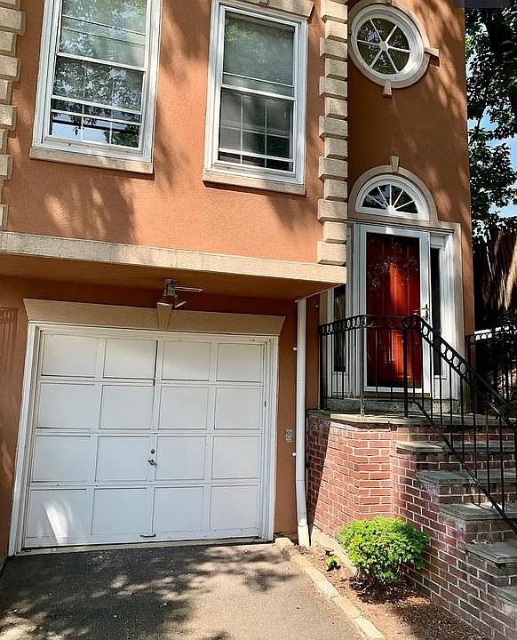 2675 Park Ave, Bridgeport, CT 06604 | Zillow