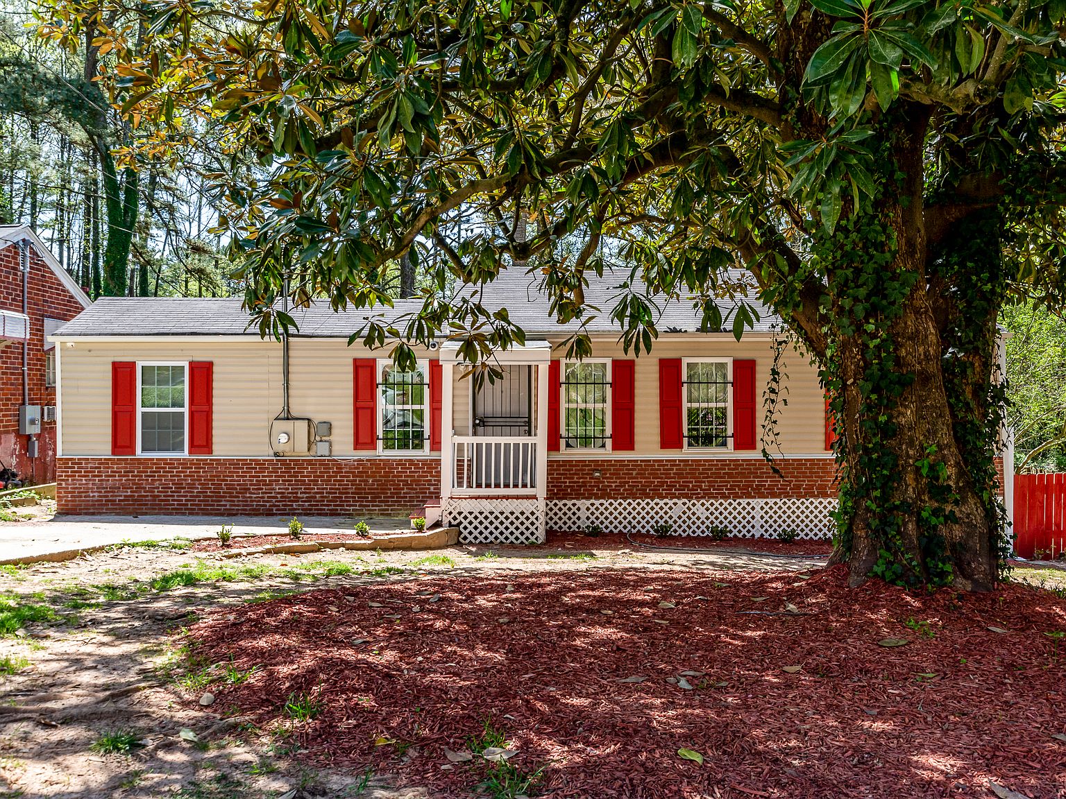 2582 Godfrey Dr NW, Atlanta, GA 30318 | Zillow