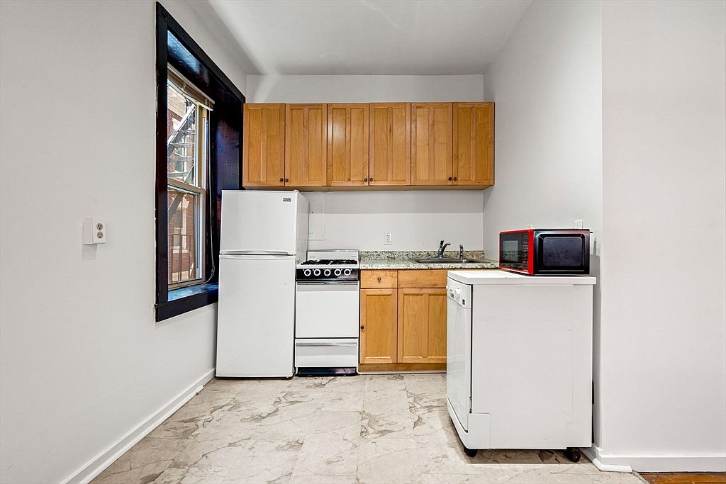 11 Unity St APT 4, Boston, MA 02113 | Zillow