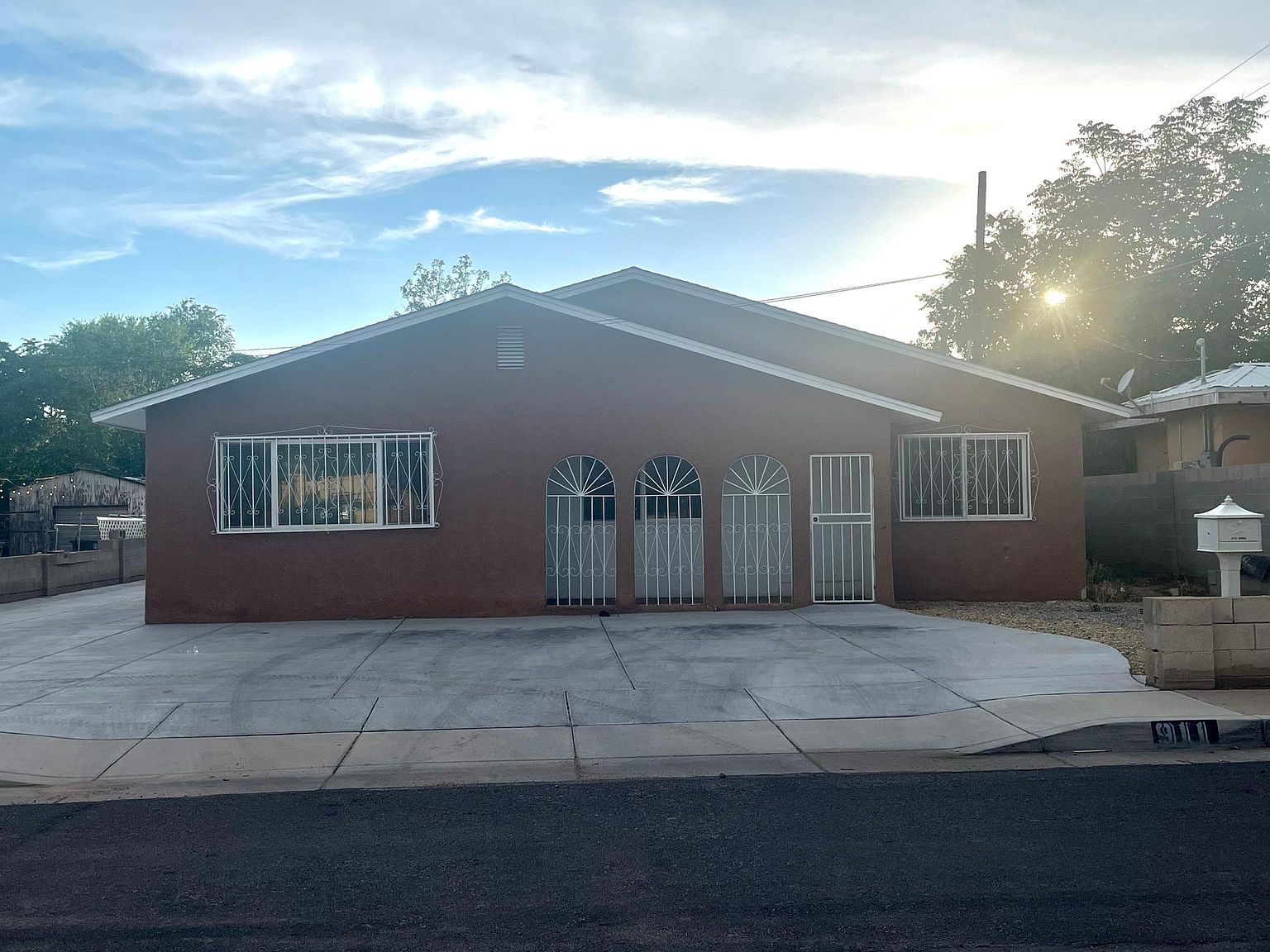 911 7th St SW, Albuquerque, NM 87102 | Zillow