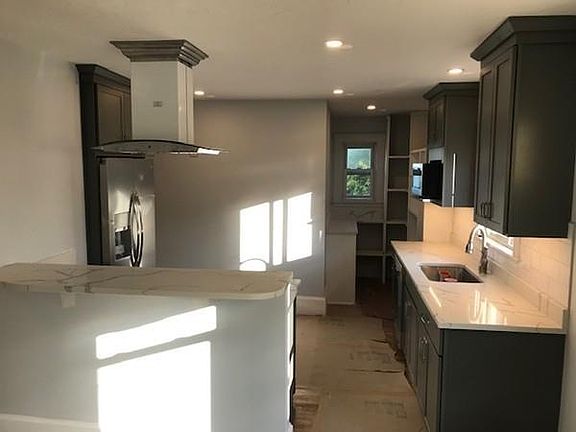 35 Silver St #2, Quincy, MA 02169 | Zillow