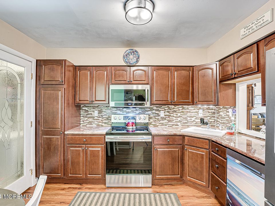 2 Lake Drive UNIT D, Hightstown, NJ 08520 | Zillow