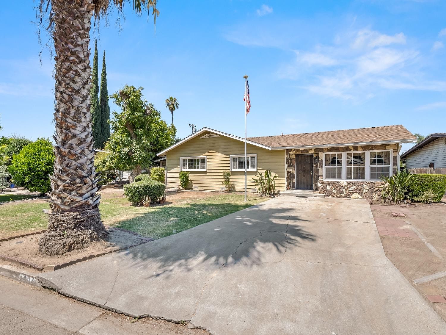 1407 Richard Ave, Sanger, CA 93657 | Zillow