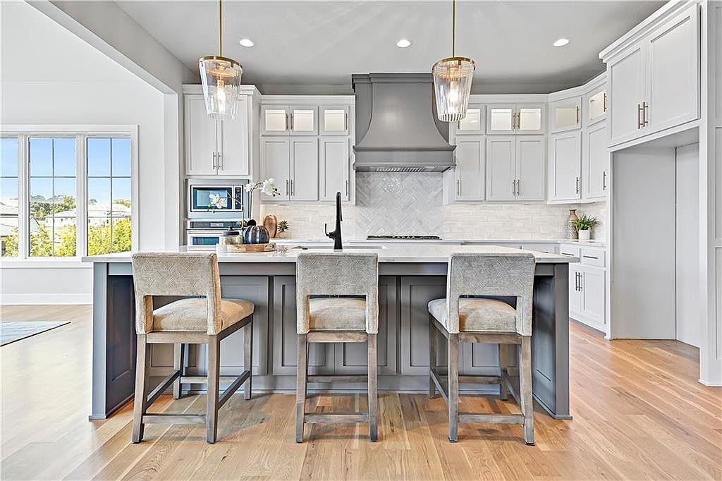 10661 W 142nd St, Overland Park, KS 66221 | MLS #2443019 | Zillow