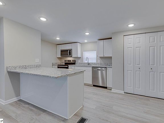 422 Sims Chapel Rd, Spartanburg, SC 29306 | Zillow