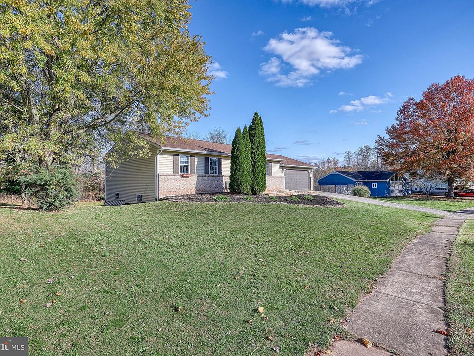 3727 Fox Chase Dr, Dover, PA 17315 | Zillow