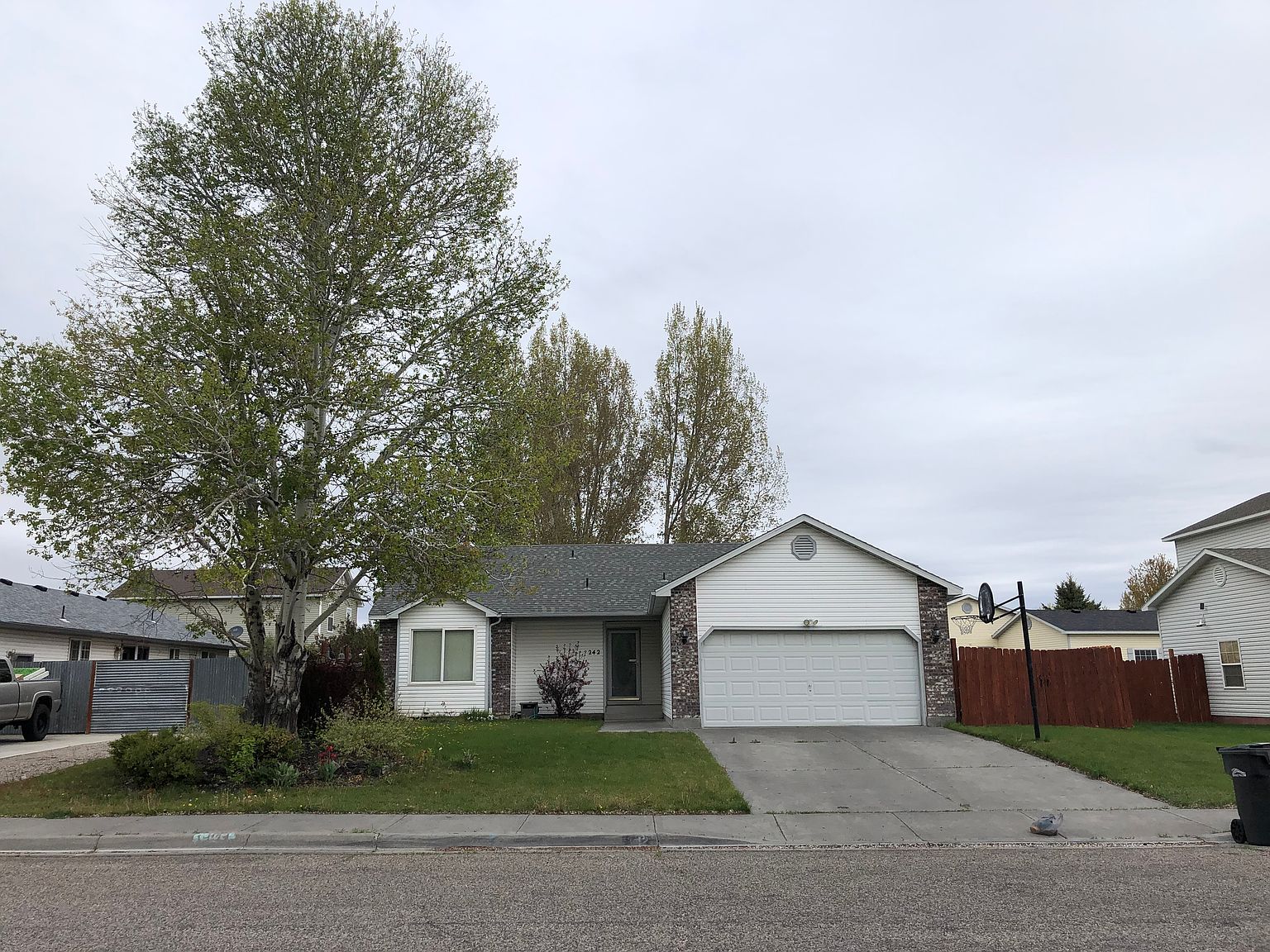 242 Leesburg Ln, Idaho Falls, ID 83404 | Zillow