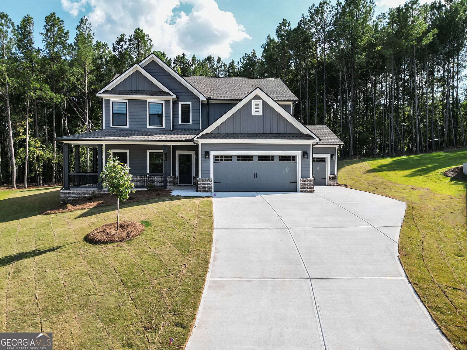 1605 Red Oak Ln, Loganville, GA 30052 | Zillow