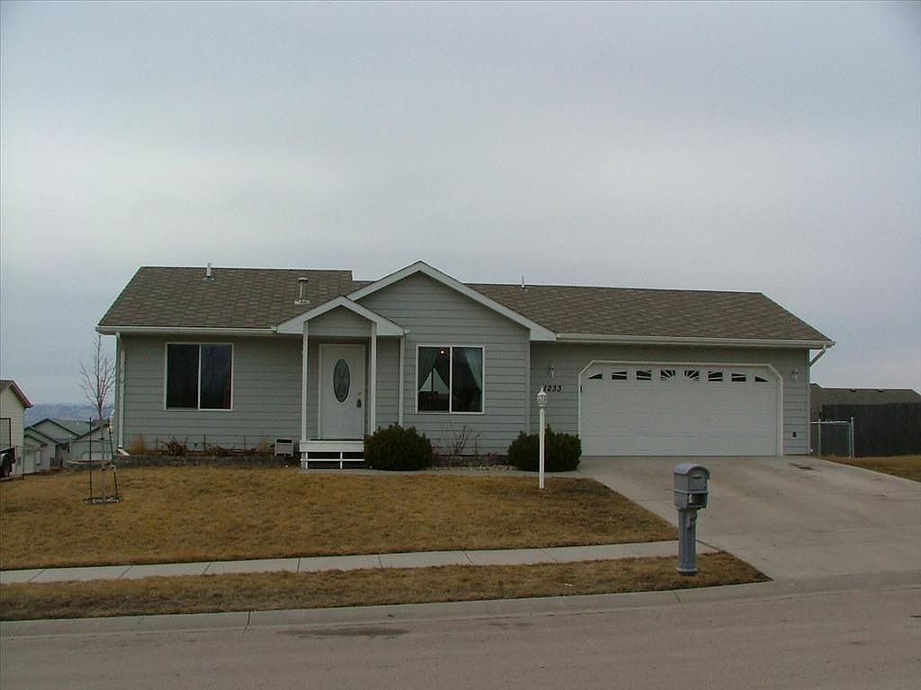 1233 Tinton Ln, Rapid City, SD 57703 | Zillow