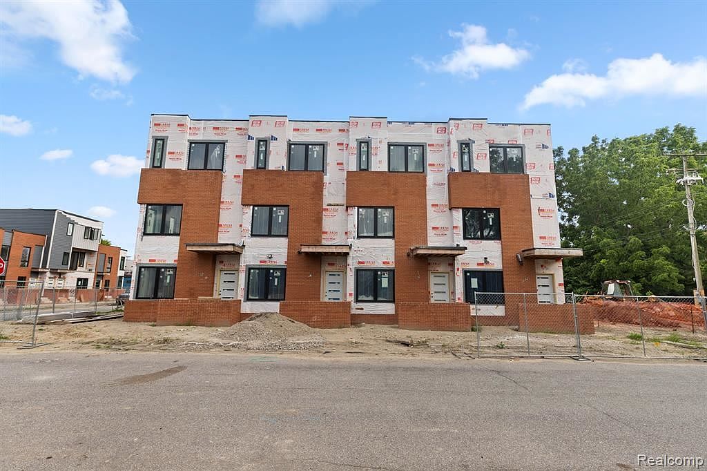 1807 Perry St #10-UNIT 10, Detroit, MI 48216 | MLS #2220042176 | Zillow