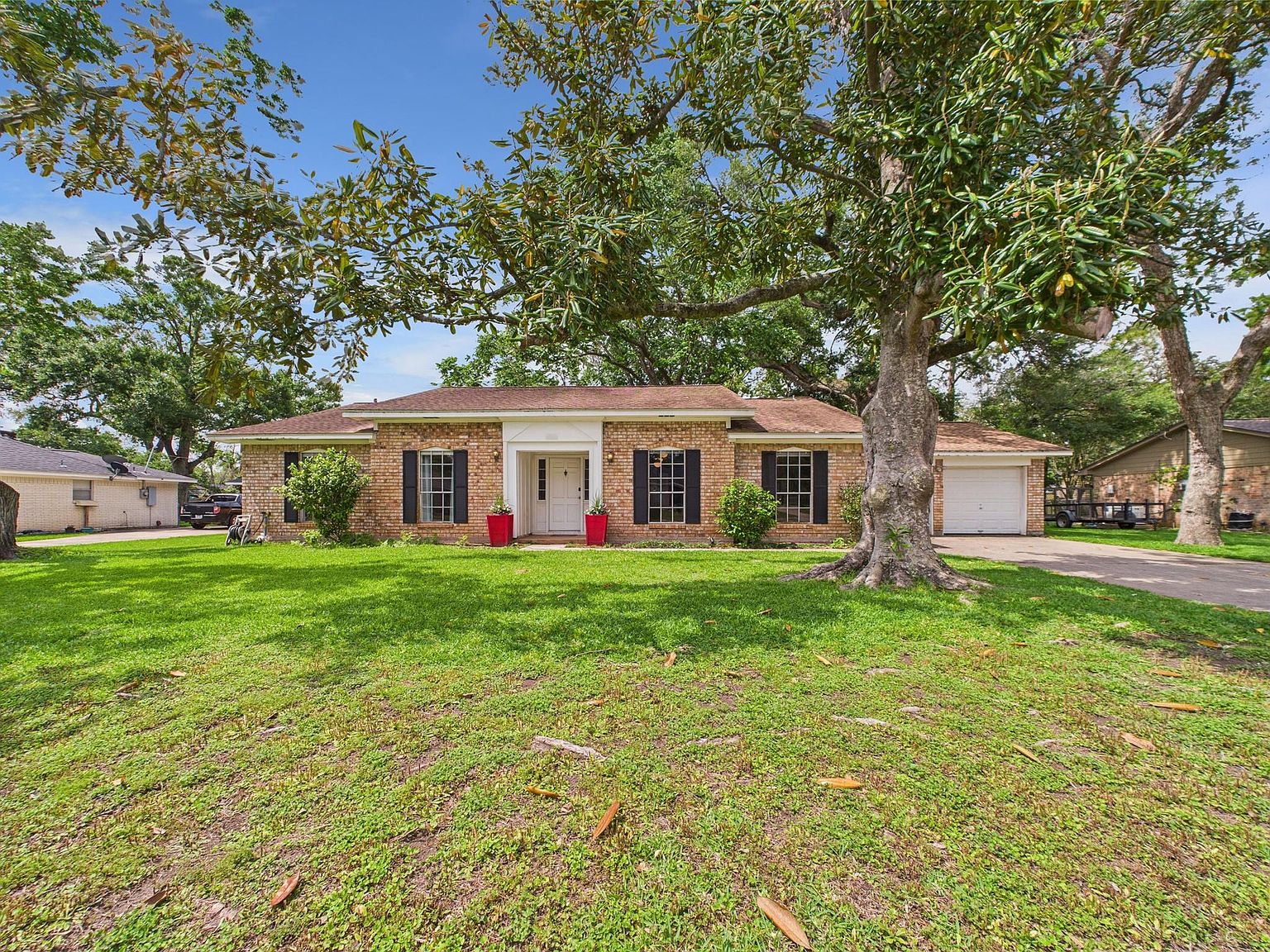 244 Narcissus St, Lake Jackson, TX 77566 | MLS #19860723 | Zillow