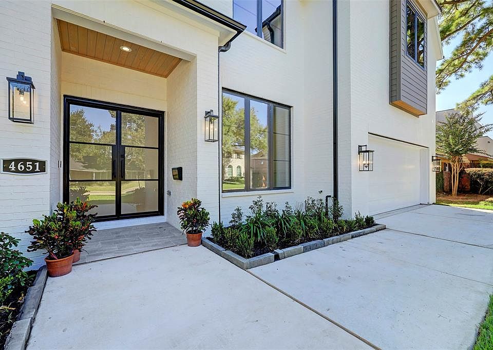 4631 Devon St, Houston, TX 77027 | Zillow