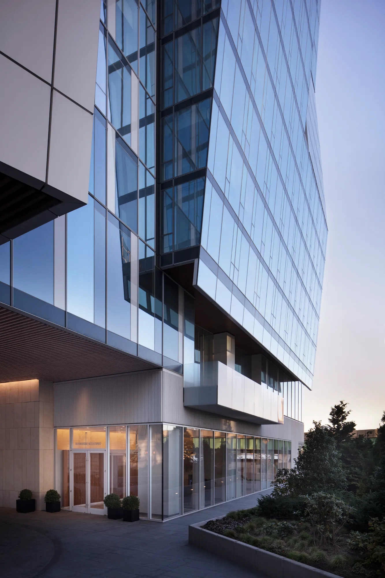 One Waterline Square at 10 Riverside Boulevard in Lincoln Square ...