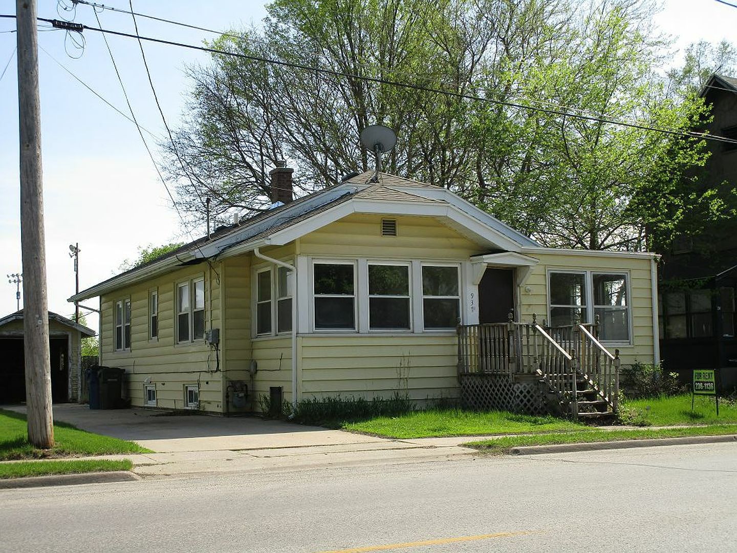 937 Conger St, Waterloo, IA 50703 | Zillow