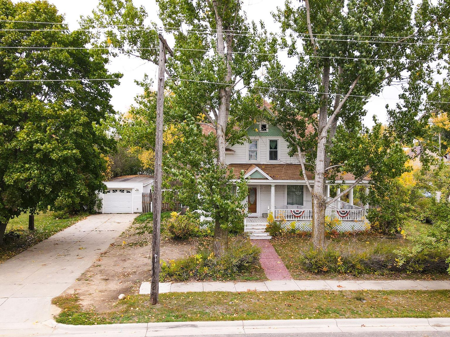 302 2nd St NW, Bertha, MN 56437 | Zillow