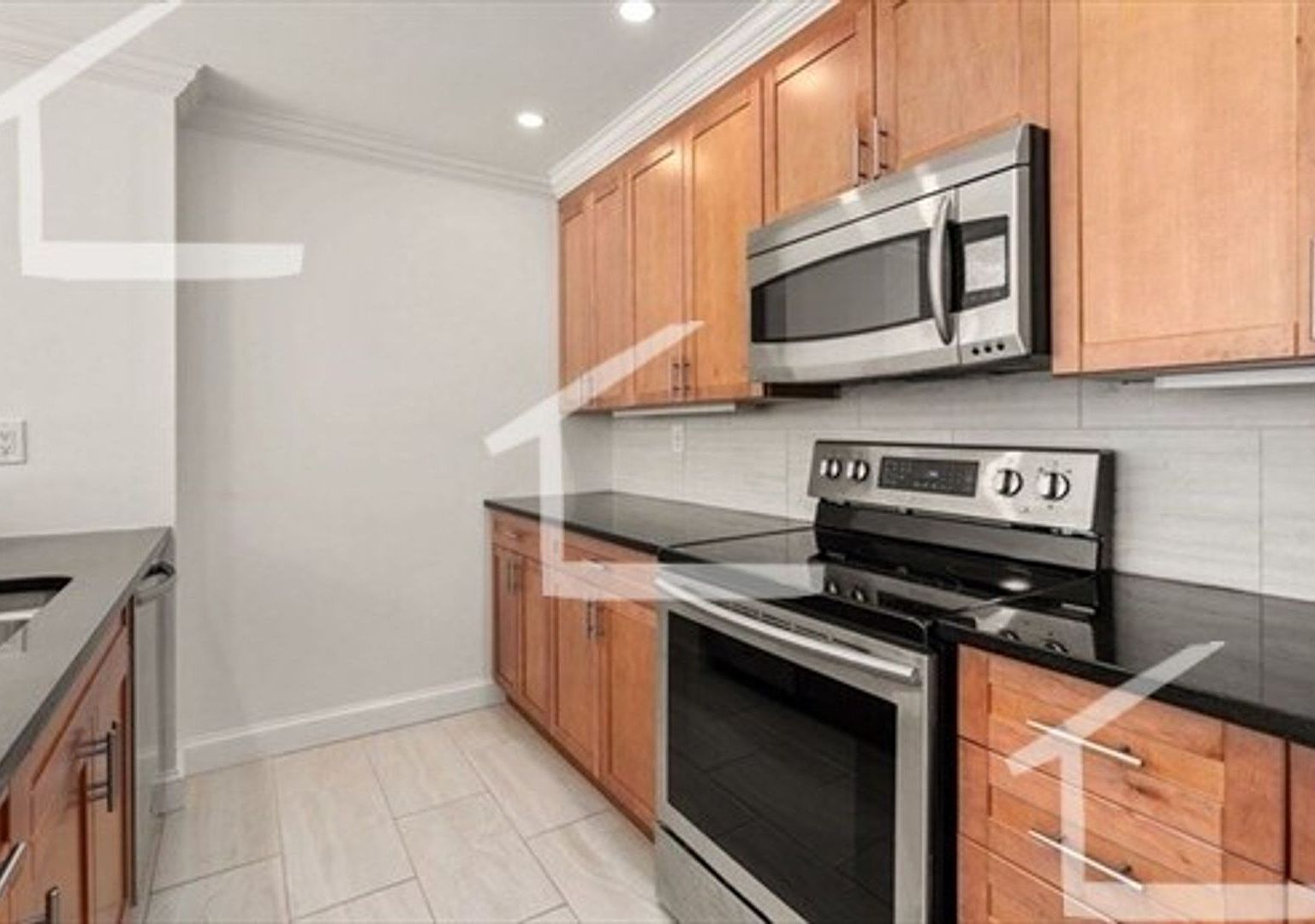 175 Oak St #3, Newton Upper Falls, MA 02464 | Zillow