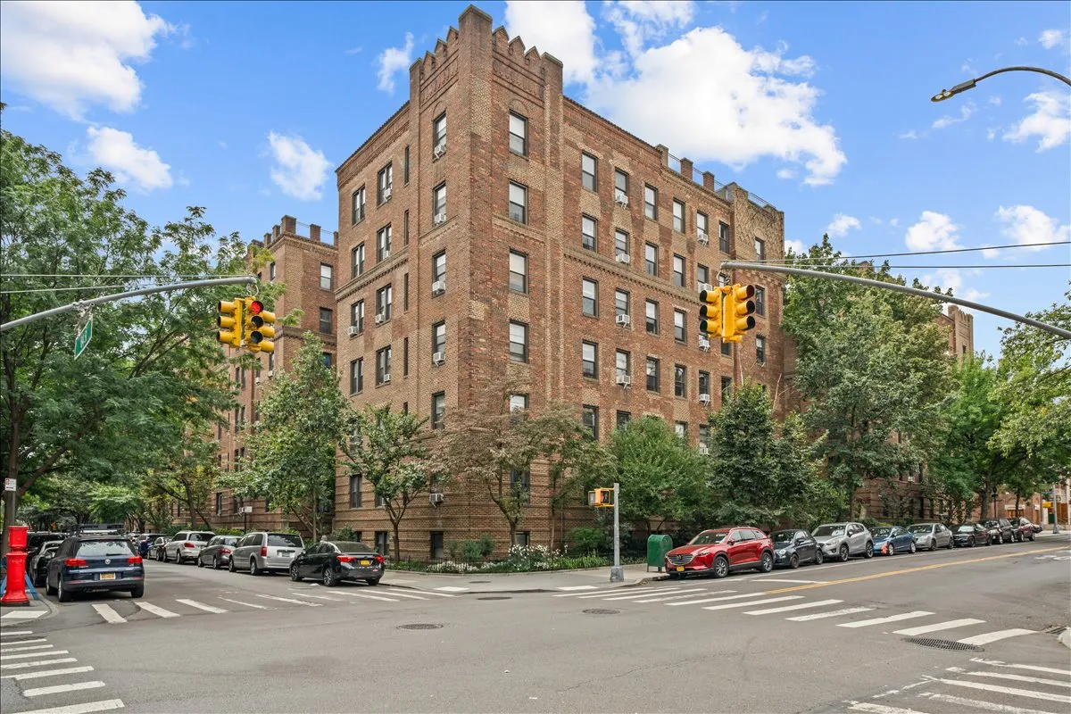 83-10 35th Avenue #6K in Jackson Heights, Queens | StreetEasy