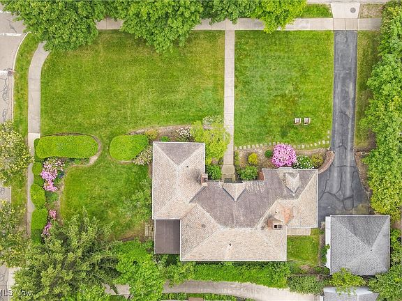 18000 Fernway Rd, Shaker Heights, OH 44122 | Zillow