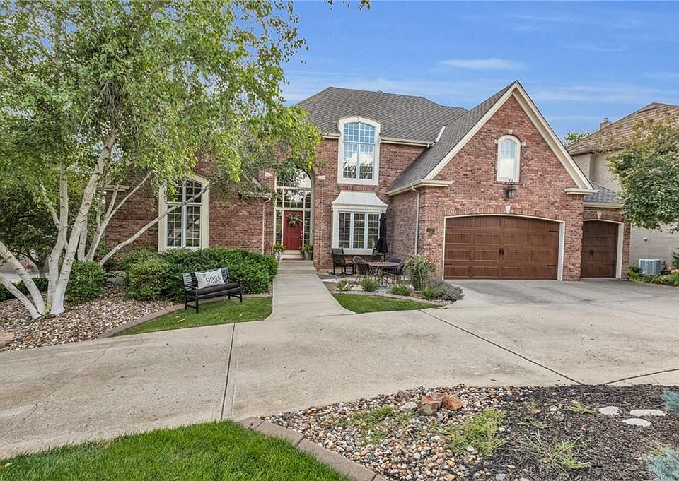 9238 Falcon Ridge Dr, Lenexa, KS 66220 | Zillow